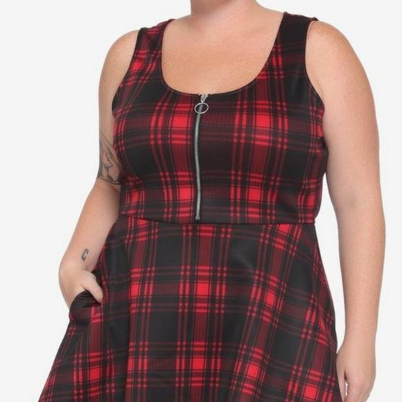 Hot Topic | Dresses | Plus Size Plaid Mini Dress | Poshmark
